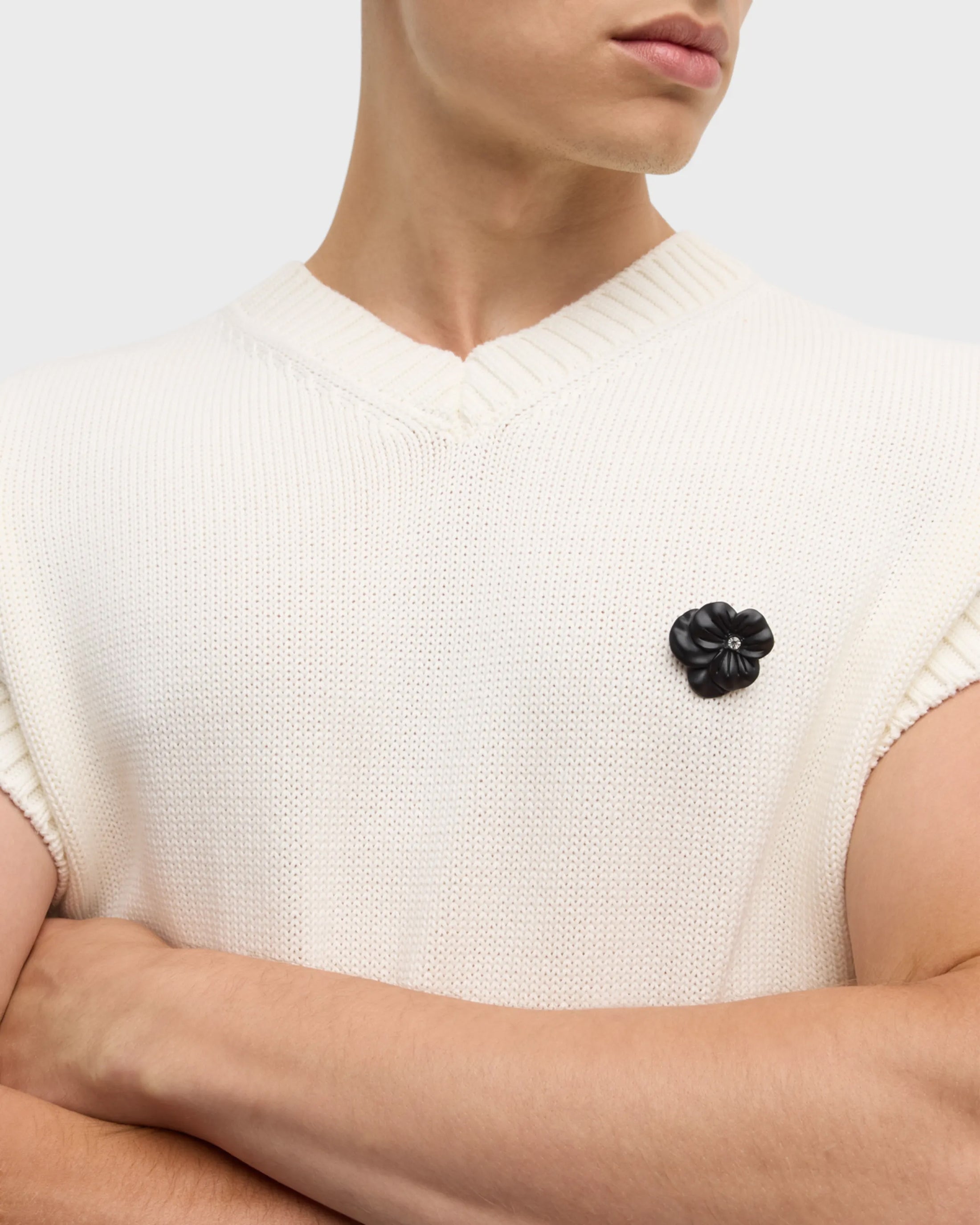 Black Flower Lapel Pin – Jan Leslie