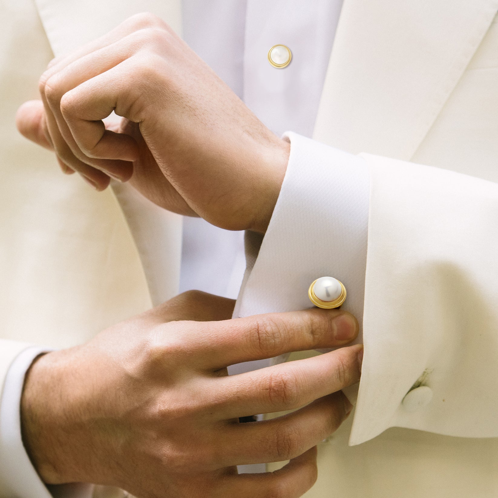 Pearl with Thick Border 18K Yellow Gold Tuxedo Studs | Jan Leslie